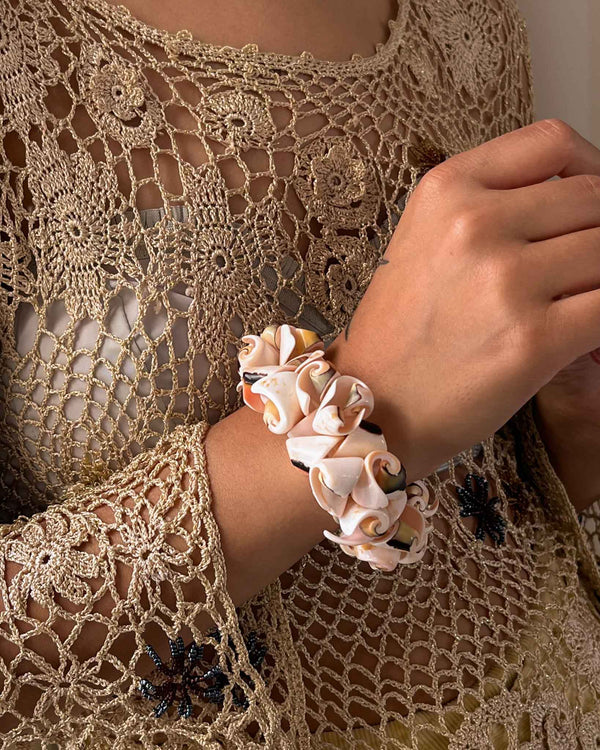 Pink Curly Shell Bracelet - Lucky Vintage
